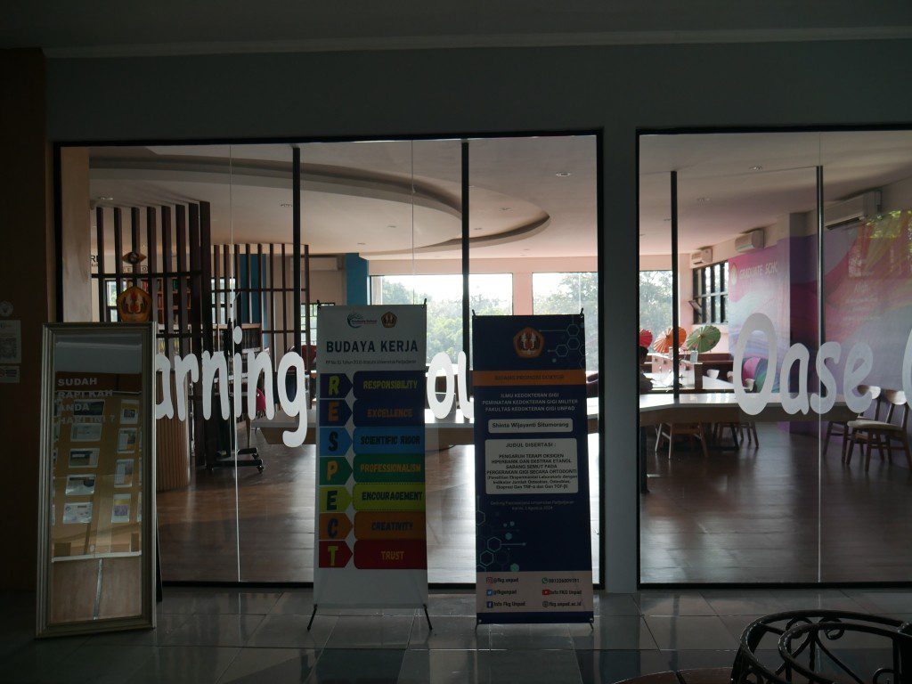 Graduate School Unpad Signs Green Campus Commitment Statement ...